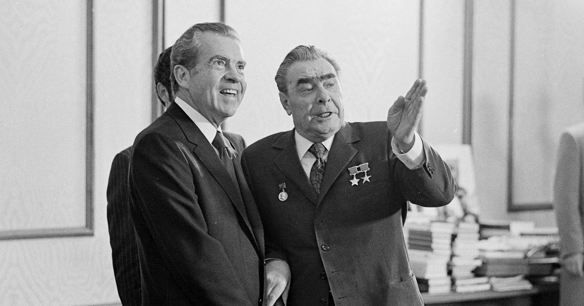 detente cold war examples